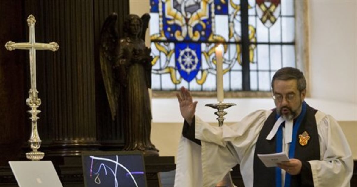 UK vicar invokes God's blessing on BlackBerrys