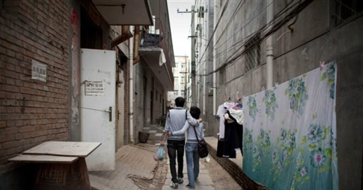 China's young college grads toil in 'ant tribes'