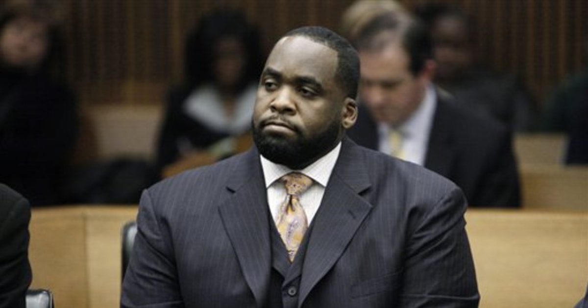 Ex-Detroit mayor gets up to 5 years in prison