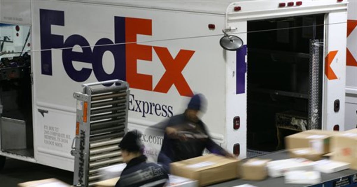 FedEx projects busier holiday peak