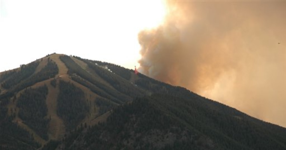 Setback in Sun Valley fire, hundreds more flee