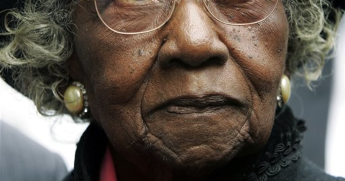 Civil rights activist Johnnie Carr dies at 97
