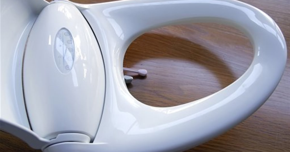 High-tech toilet maker aims for splash