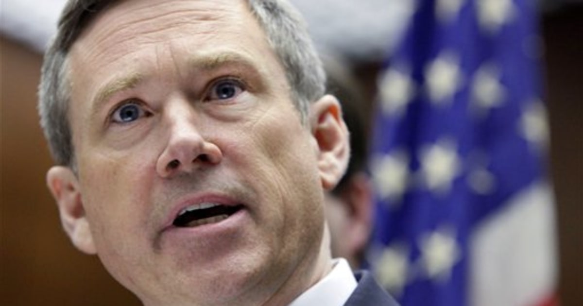 Kirk apologizes for misstating military record