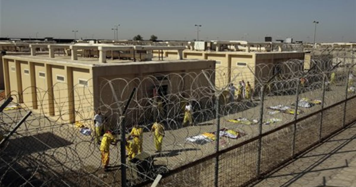 Iraqis take charge of last prison in U.S. control