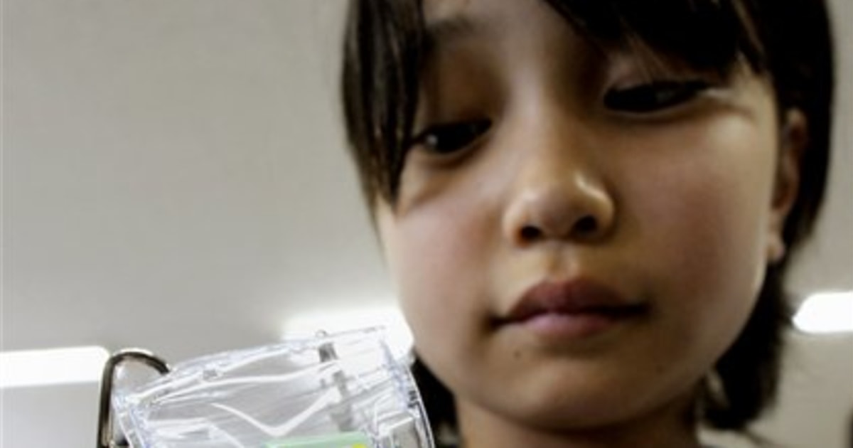 Kids near Japan nuke plant to get radiation meters