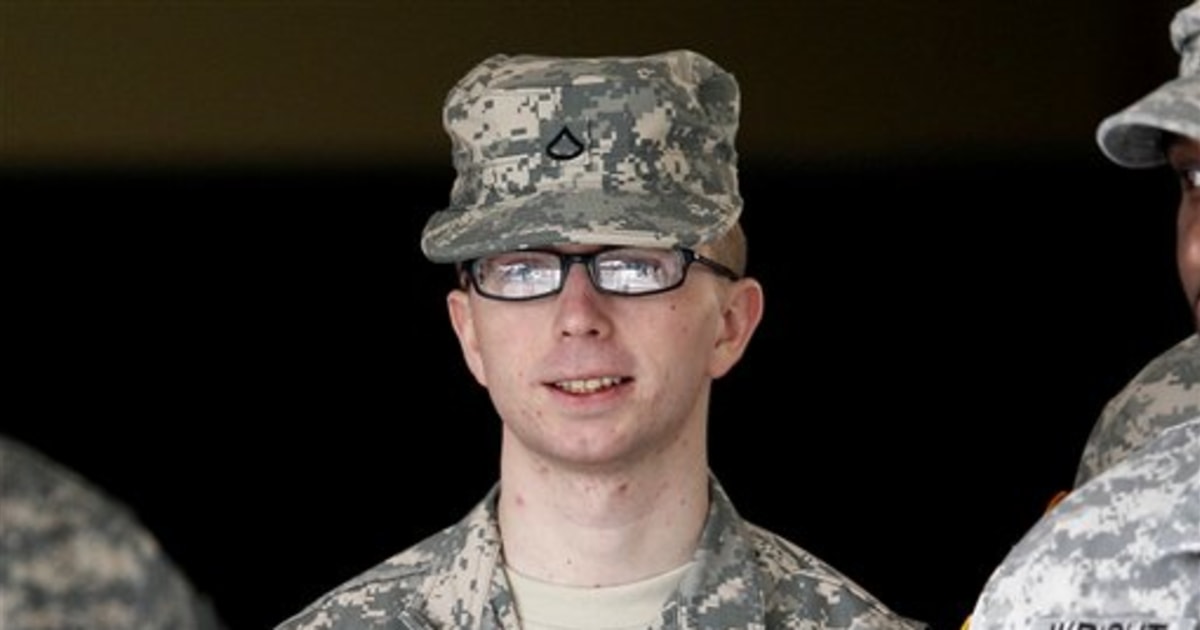 2nd officer recommends Manning be court-martialed