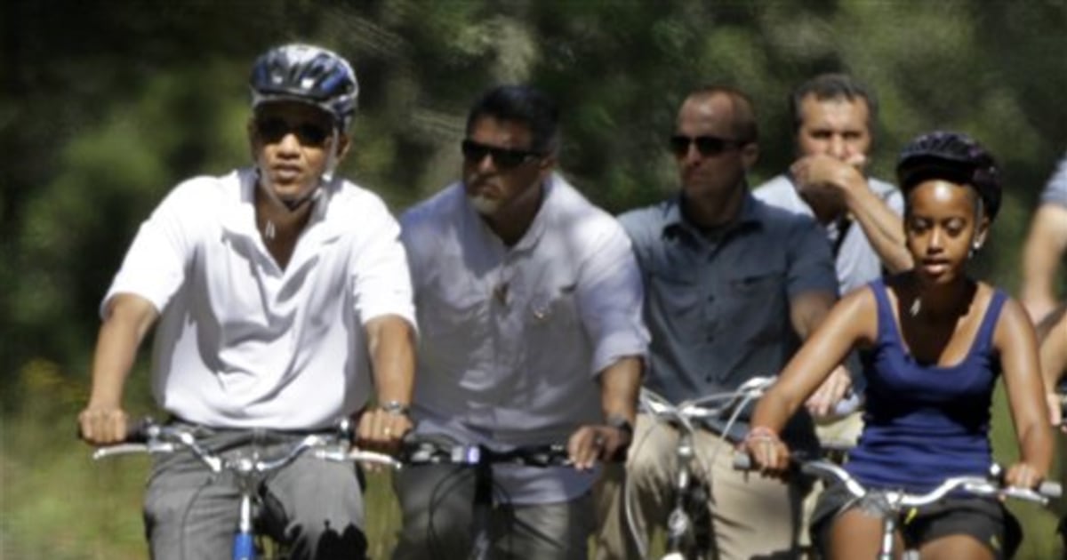 For Obamas, a (mostly) uninterrupted vacation