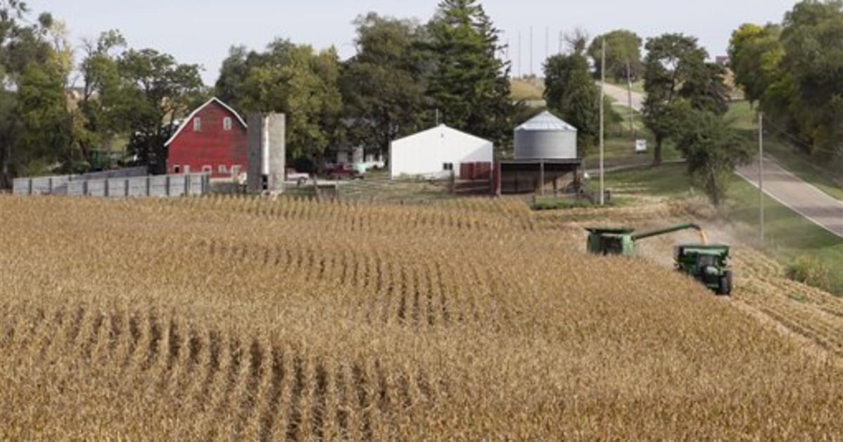 Time-lapse photos capture drought in action