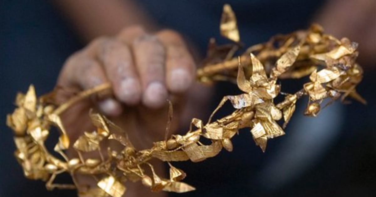 Golden treasure unearthed in Bulgaria