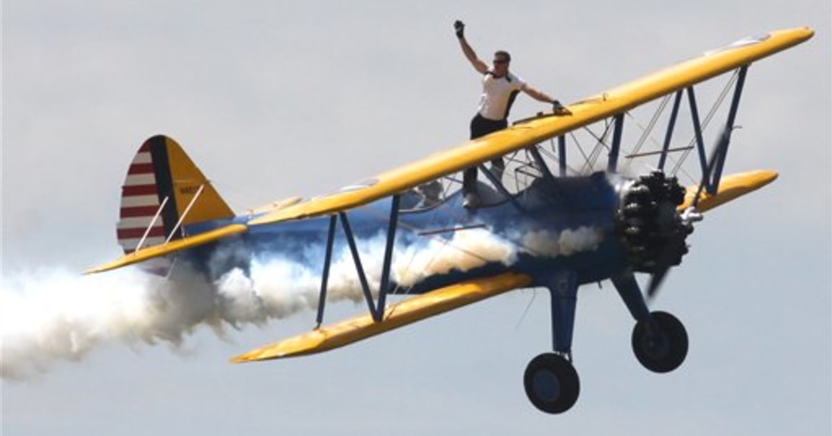 Feds probe wing walker death at Michigan air show