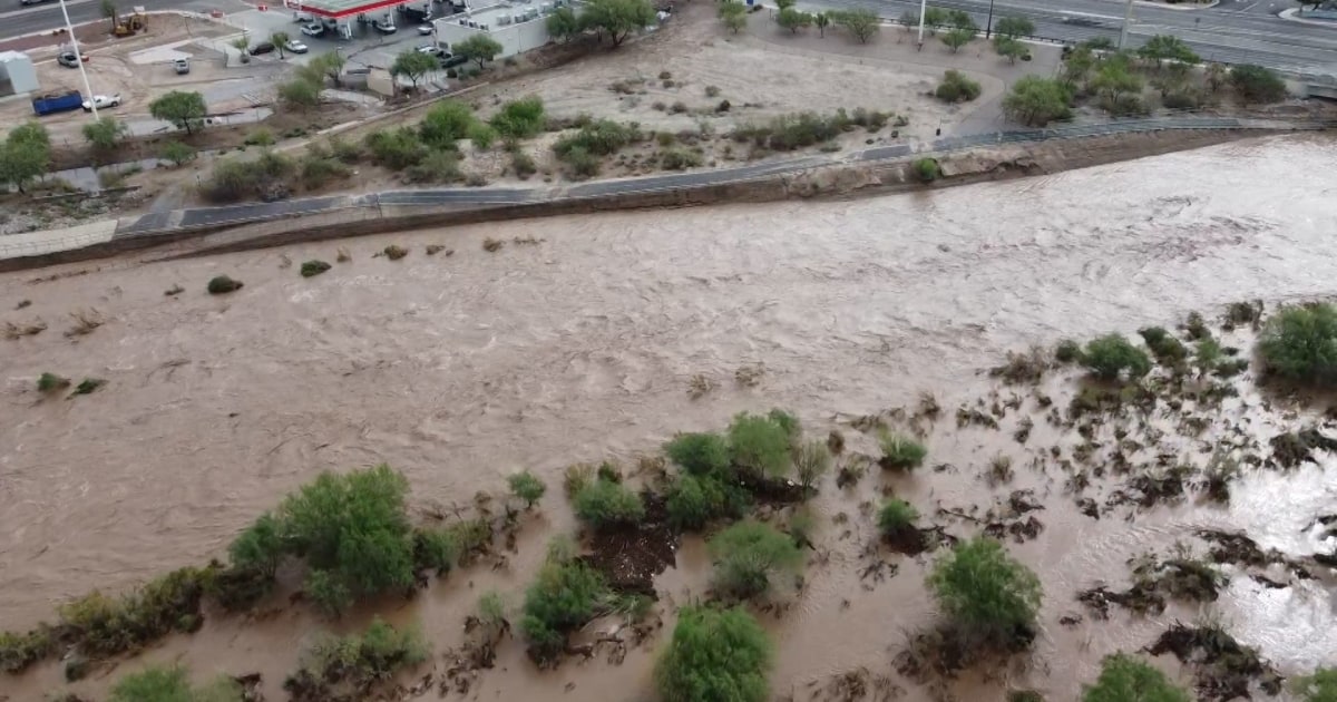 Monsoon storms cause heavy floods in Arizona