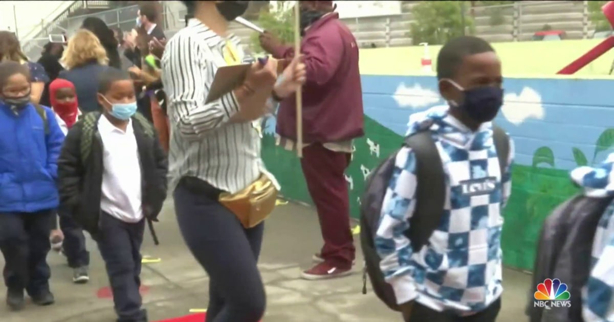 School districts cancel classes due to delta variant