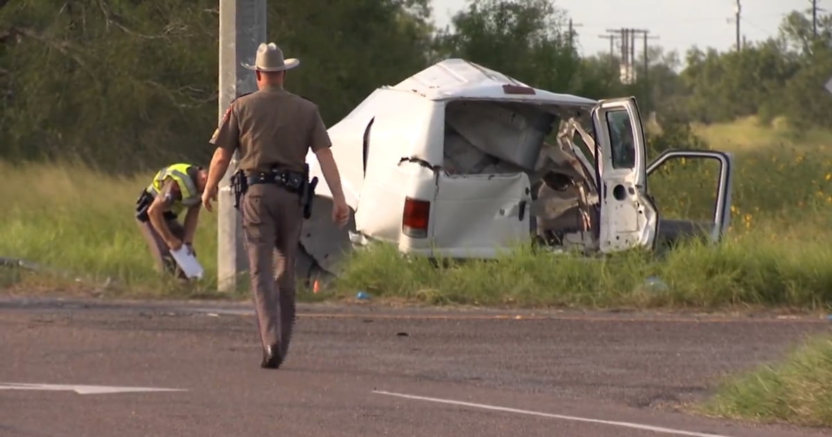 At least 10 dead, multiple injured after crash in Texas