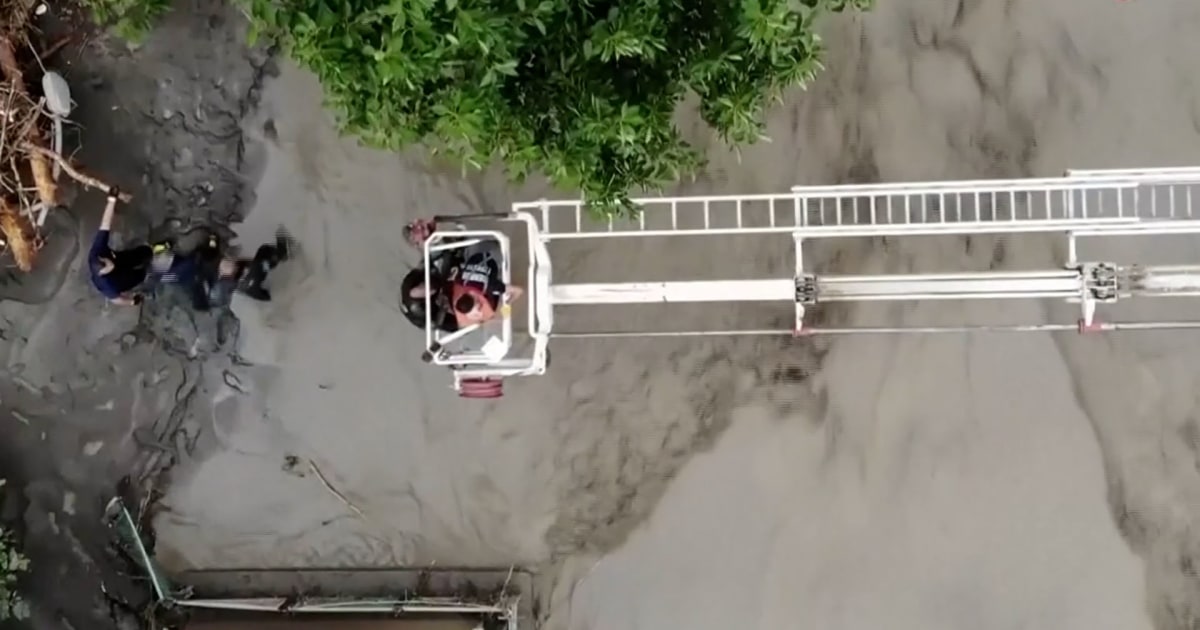 Turkey flash flood: Multiple dead, drone captures flood rescue