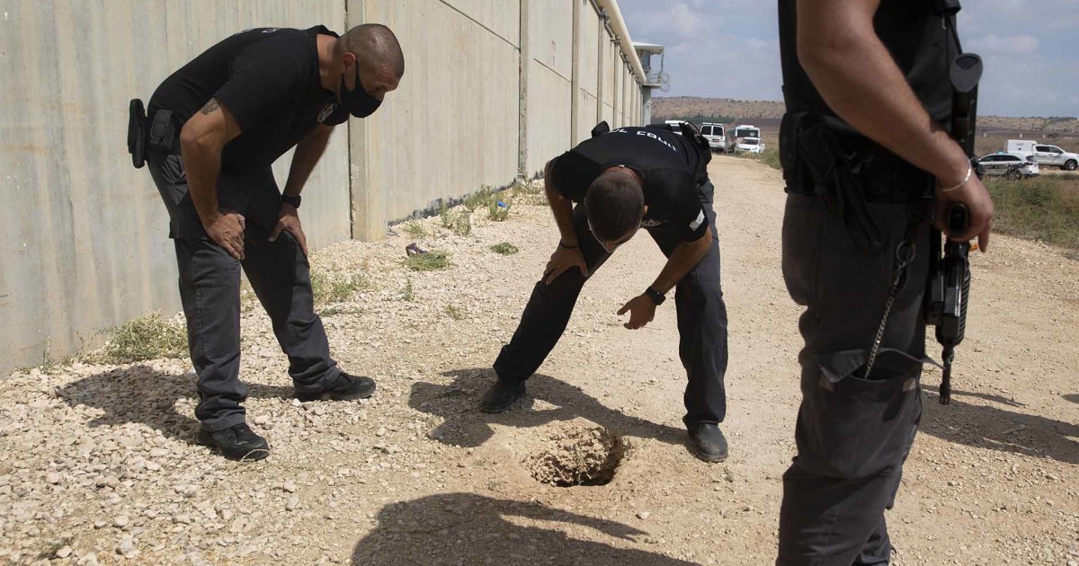 Six Palestinian prisoners tunnel their way out of Israeli prison