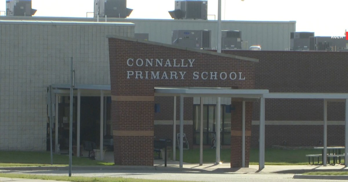 Two Texas teachers die of Covid, temporarily closing Connally ...