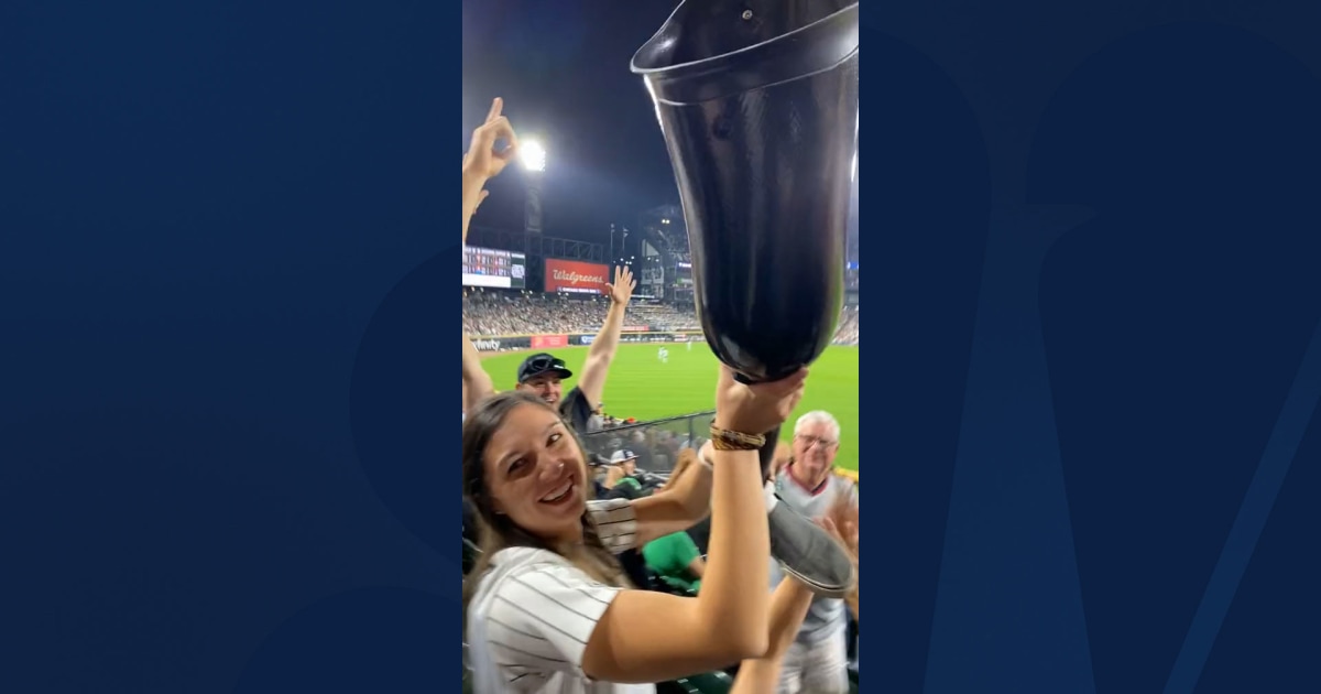 Woman catches baseball with prosthetic leg at Chicago White Sox game