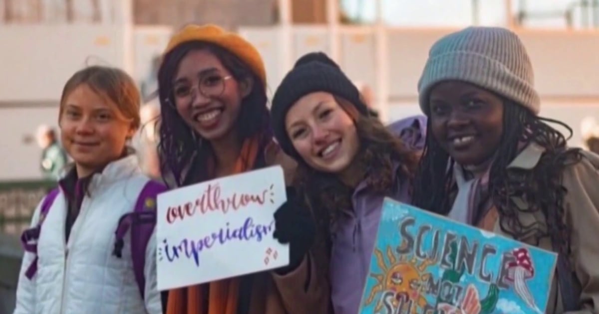 Greta Thunberg leads massive climate protest outside COP26 climate ...