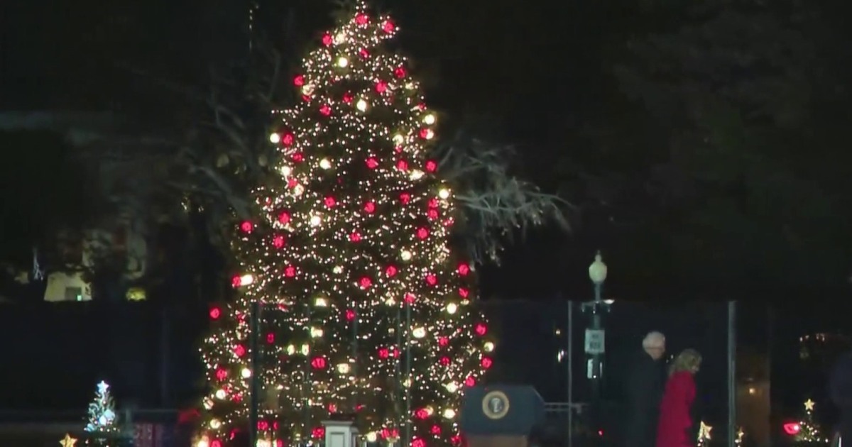 Biden hosts National Christmas Tree lighting ceremony
