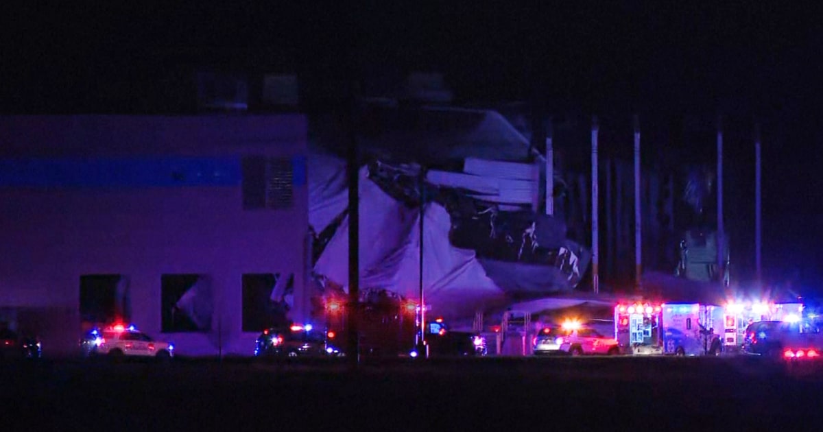 Amazon distribution center partially collapses in Illinois