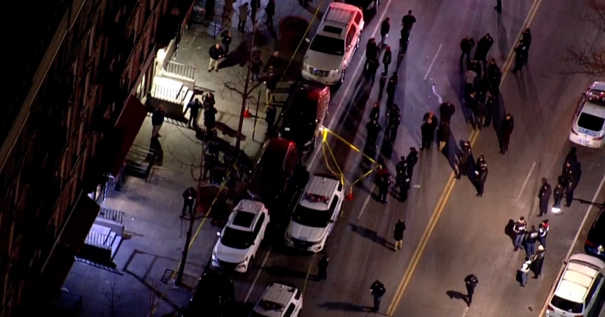 Harlem shooting leaves 1 NYPD officer dead, another in critical