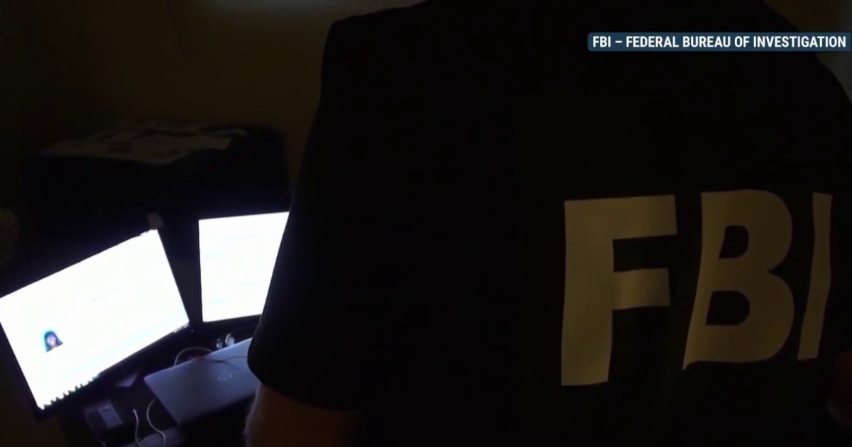 FBI warns teen boys targeted in 'sextortion' schemes