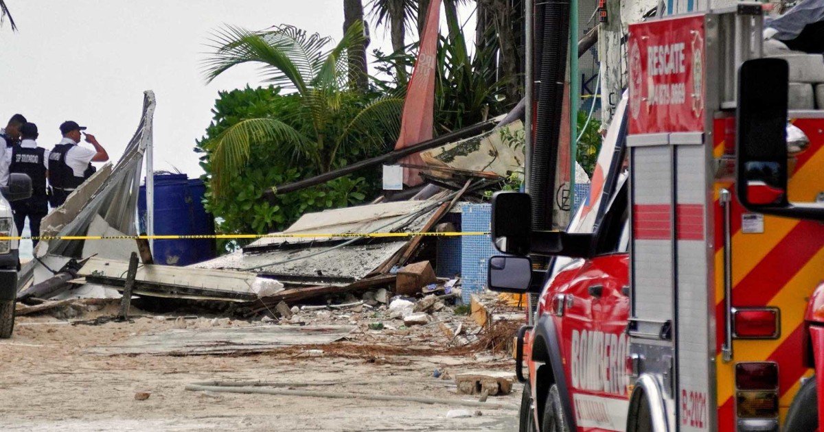 Gas tank explosion at Mexican resort restaurant kills two