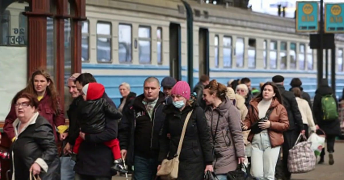 Ukrainian trains playing key role for defense and supplies amid Russian ...