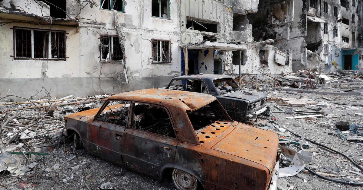 Mariupol remains the scene of fierce fighting between Russian and ...