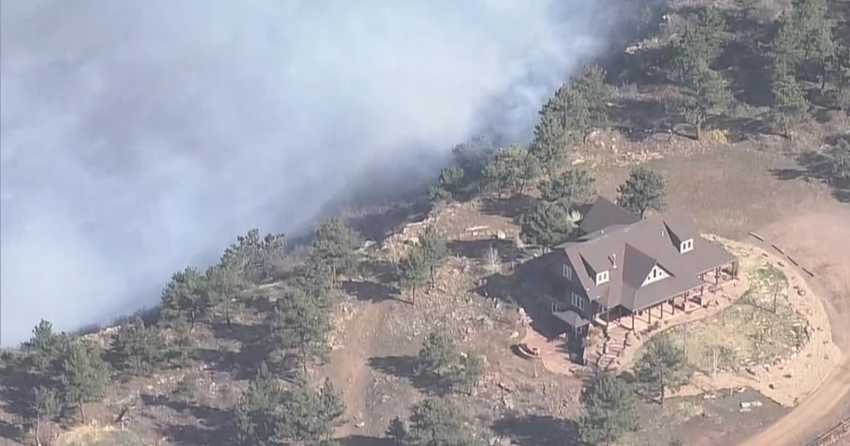 Colorado wildfire forces evacuations