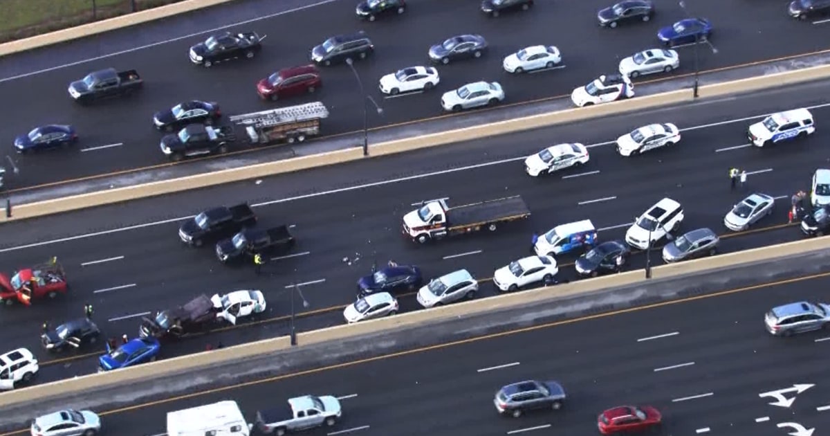 43-vehicle pileup closes Florida freeway