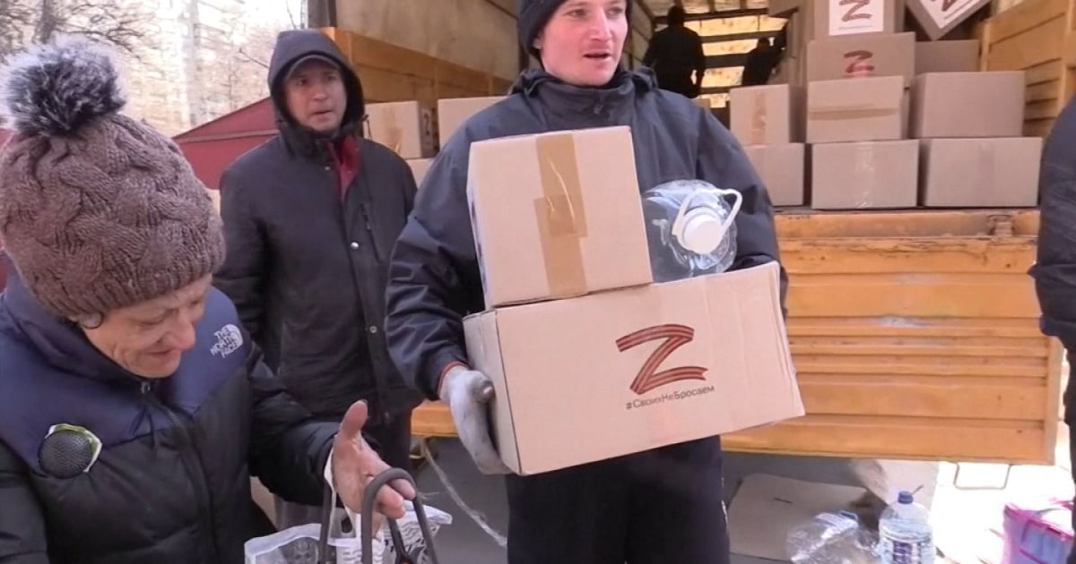 Russian humanitarian aid distributed in besieged Mariupol