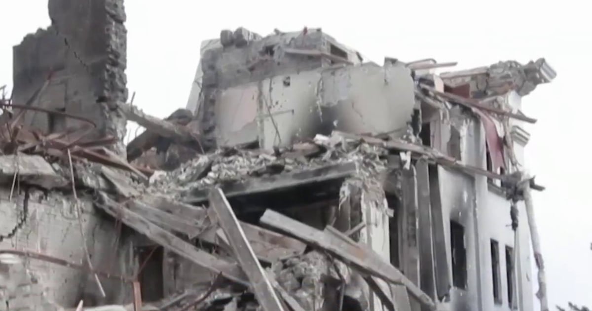 Battle for Mariupol intensifies as Ukraine says Russia is losing ground ...