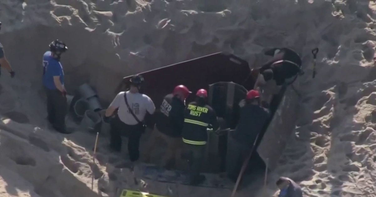 Teen killed after 10-foot sand hole collapses at New Jersey beach