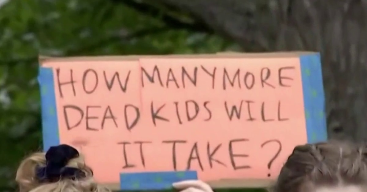 Americans react to the Robb Elementary School massacre