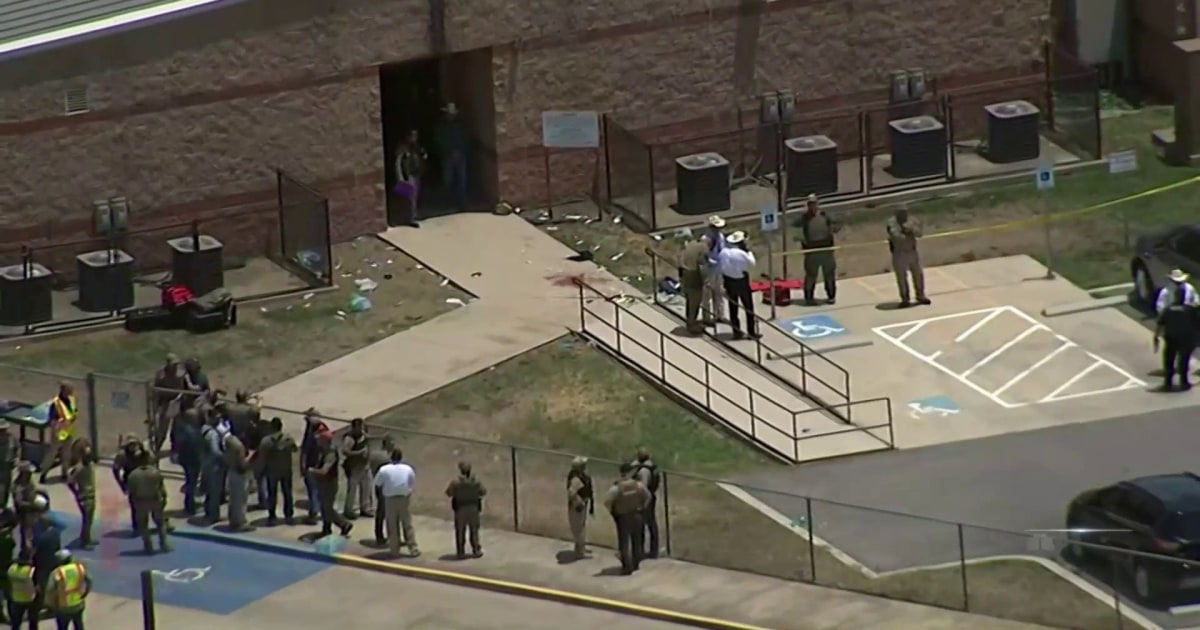 Federal investigators scrutinize Uvalde police actions during shooting