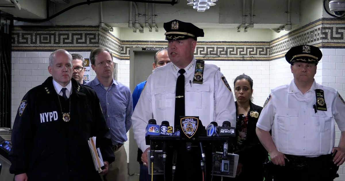 NYPD search for suspect in fatal subway shooting