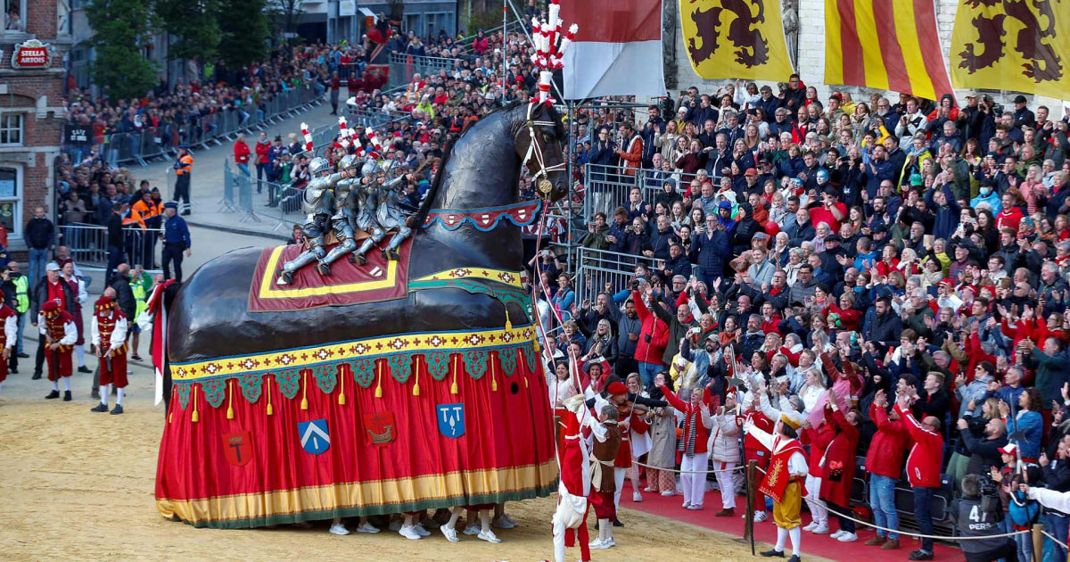 Bayard Steed pageant features giant horse, kids dressed as medieval knights