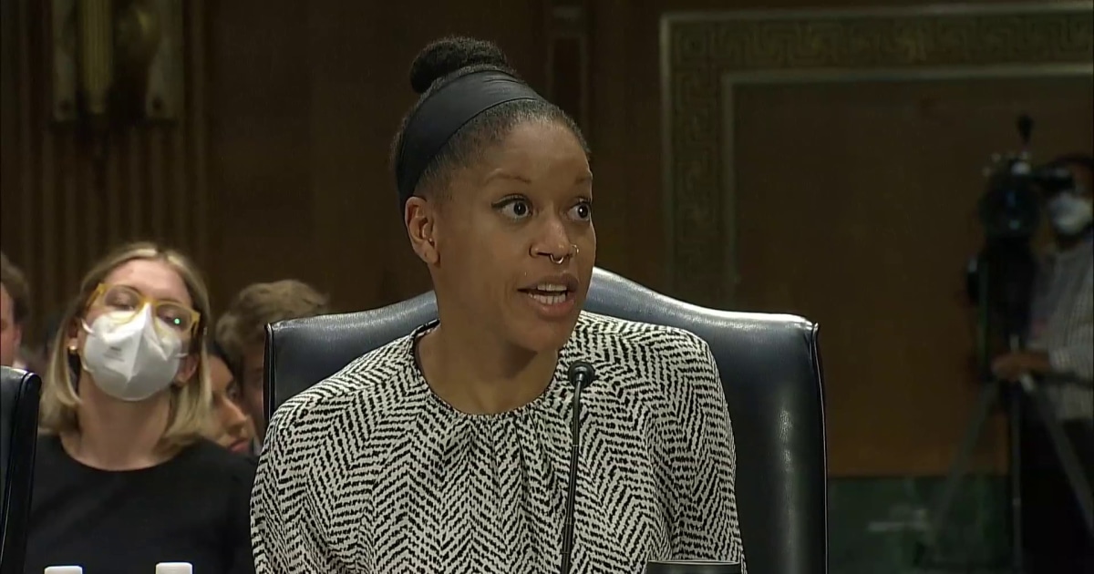 Law professor slams Sen. Hawley for 'transphobic' questioning during ...