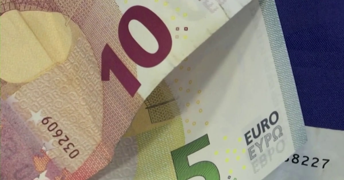 Euro Reaches Equal Value To Dollar For First Time In 20 Years euro-reaches-equal-value-to-dollar-for-first-time-in-20-years