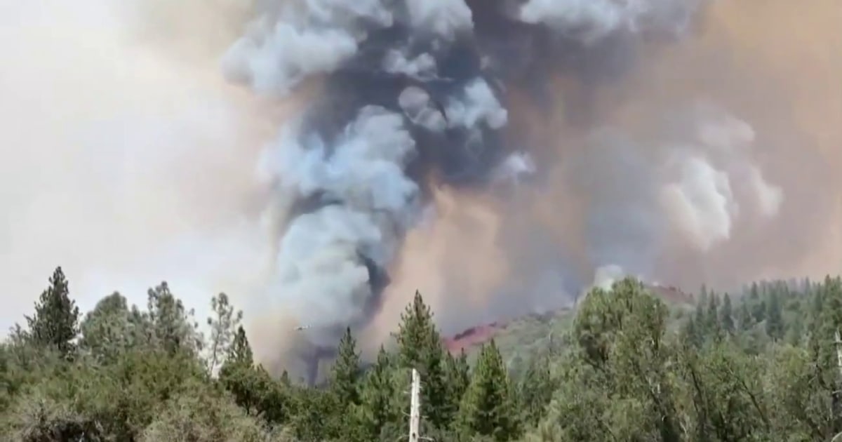 Fire crews scramble to contain Oak Fire near Yosemite
