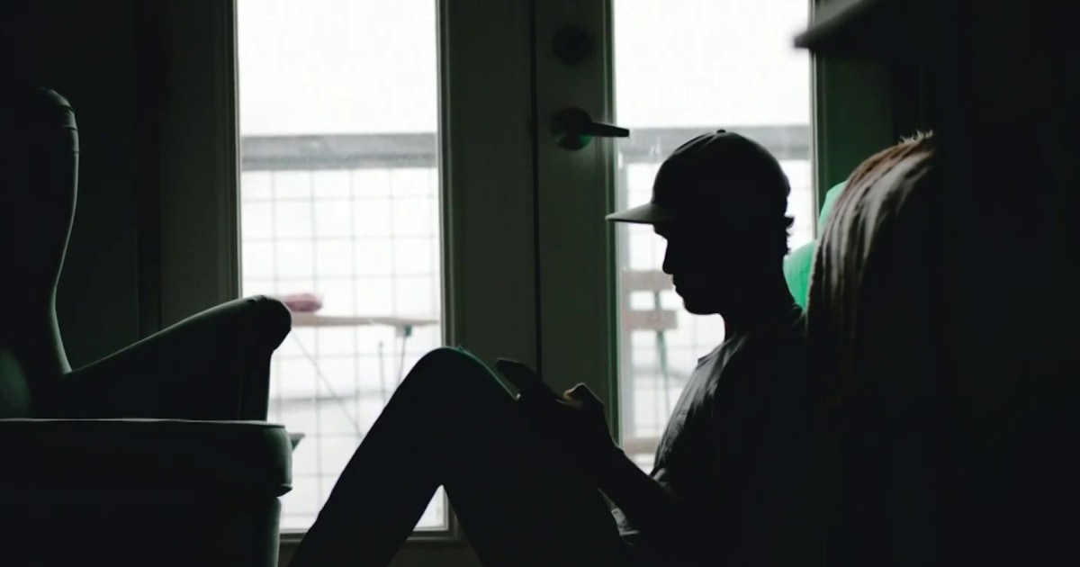 'The Rise of Lonely, Single Men' article sparks online debate