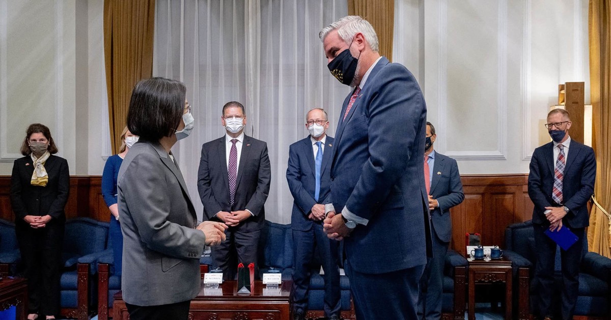 Indiana Gov. Holcomb meets Taiwanese president during visit to boost trade