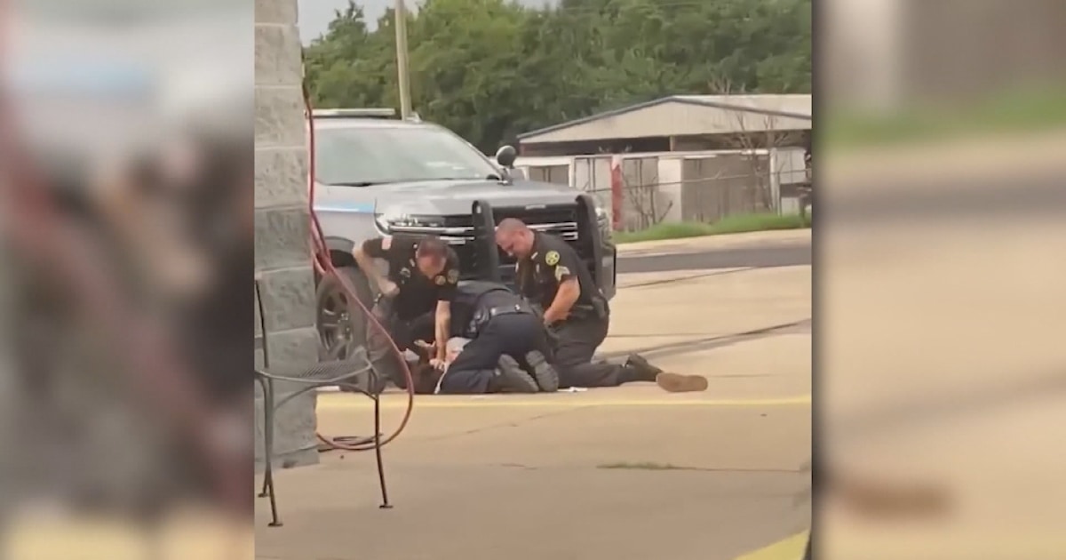 Arkansas deputy in violent arrest video faces more accusations