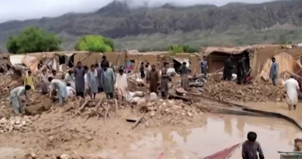 Flooding crisis worsens in Pakistan as hunger and illness becomes a threat