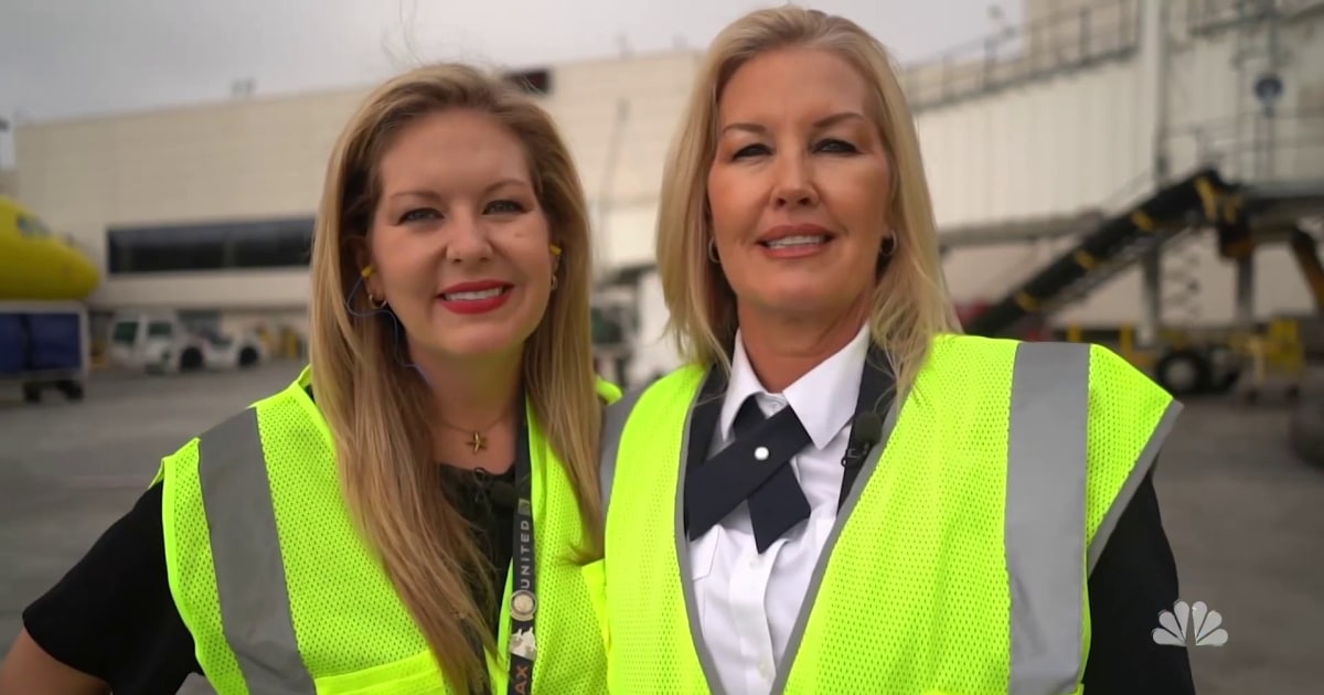 Two pilots discover they are sisters after years of crossing paths