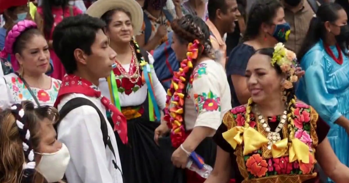 Latinos reclaim accent marks in effort to reconnect with their roots