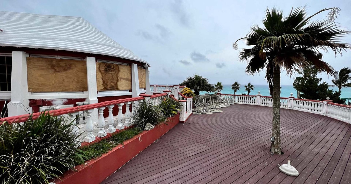 Bermuda hunkers down as Hurricane Fiona approaches