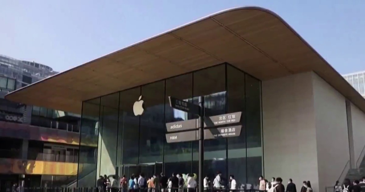 Workers flee from world’s largest iPhone factory